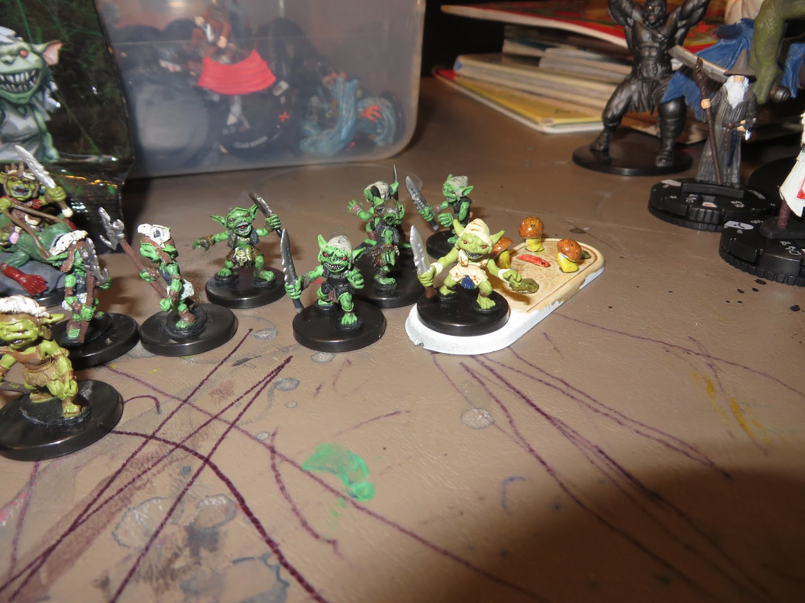 Real Minis: Pathfinder battles we be goblins in hand picture review