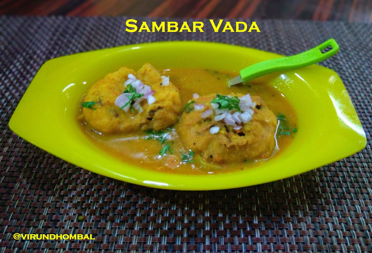 Sambar Vada - Medhu Vada with Sambar