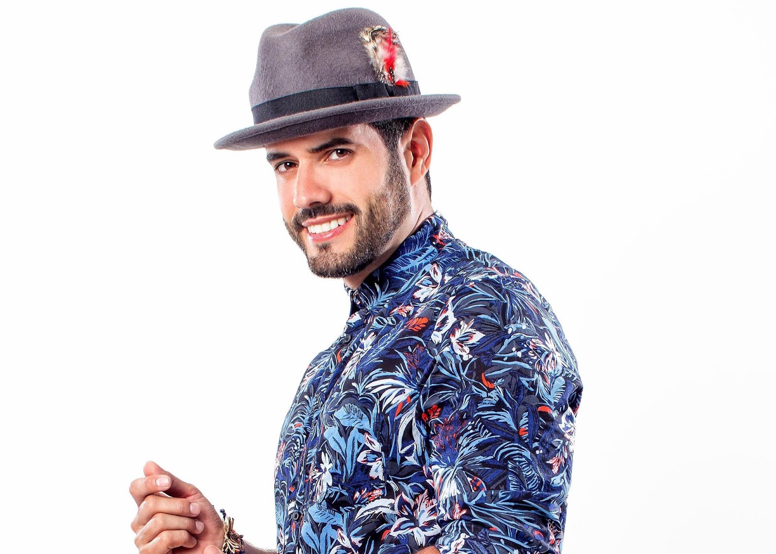 Manny Cruz en la apertura del concierto CNCO - EspacioRDMag / REVISTA ...