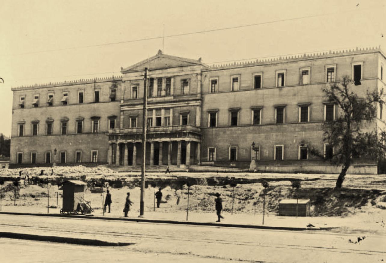 ΙΣΤΟΡΙΑ ΕΛΛΗΝΙΚΗ ΚΑΙ ΠΑΓΚΟΣΜΙΑ : ΤΟ ΜΝΗΜΕΙΟ ΤΟΥ ΑΓΝΩΣΤΟΥ ΣΤΡΑΤΙΩΤΗ