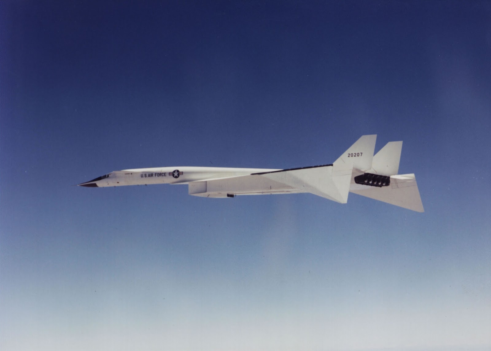 Defence Horizon: North American Aviation XB-70 Valkyrie