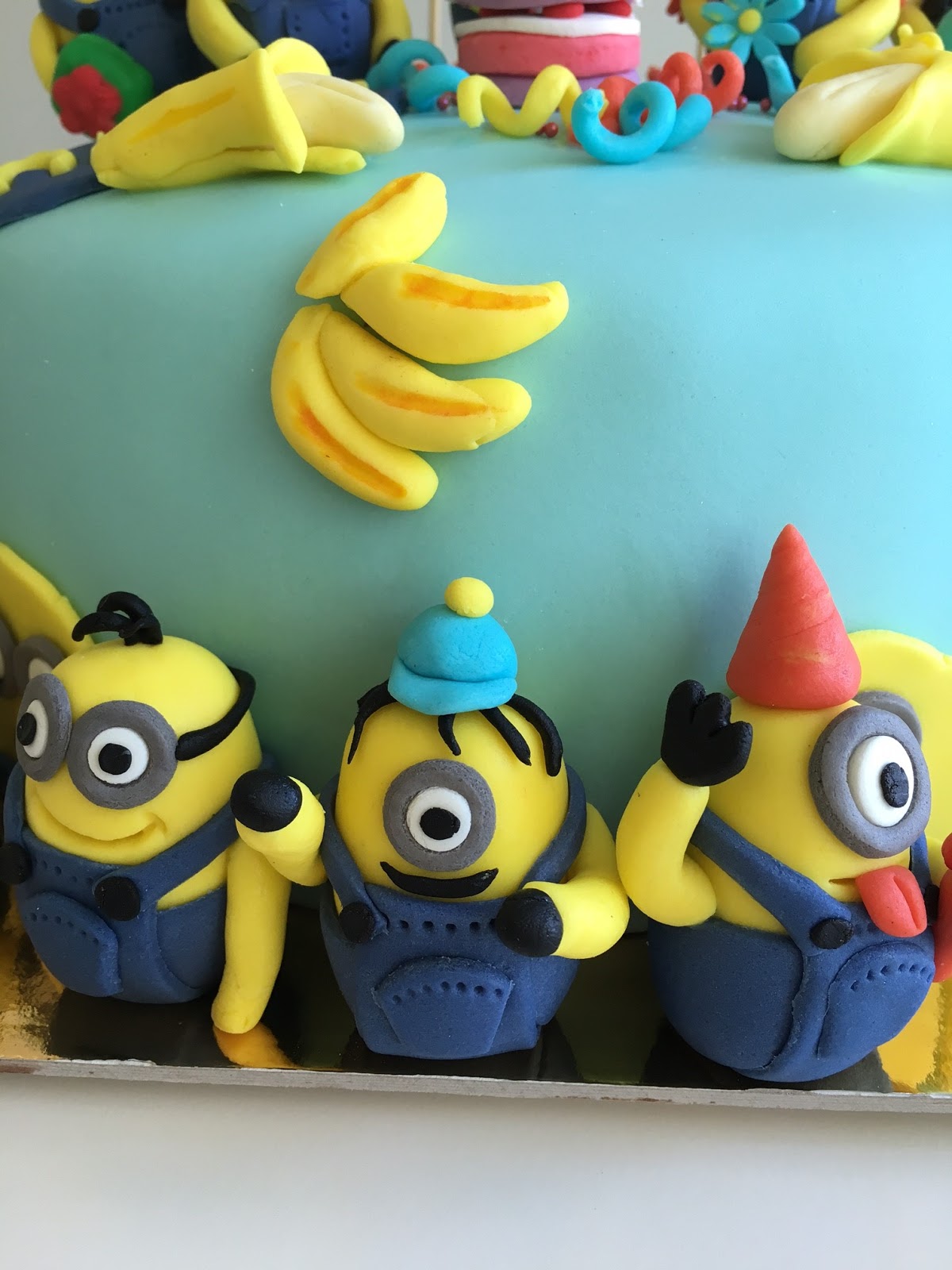 Niluferscakeshop: Minyon Pasta (Minion cake)