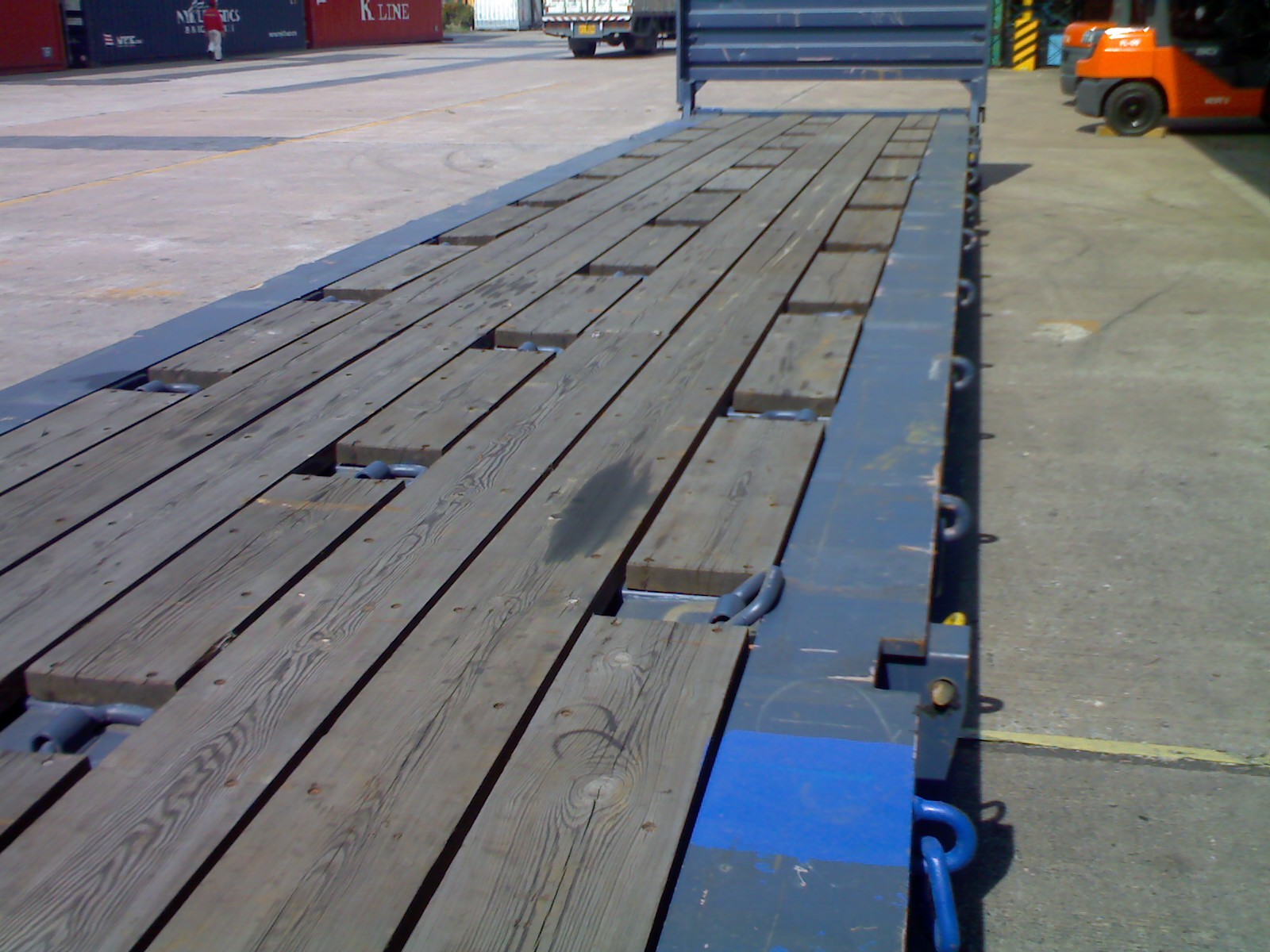 World of Dream : Over ?: Securing Flat Rack Container