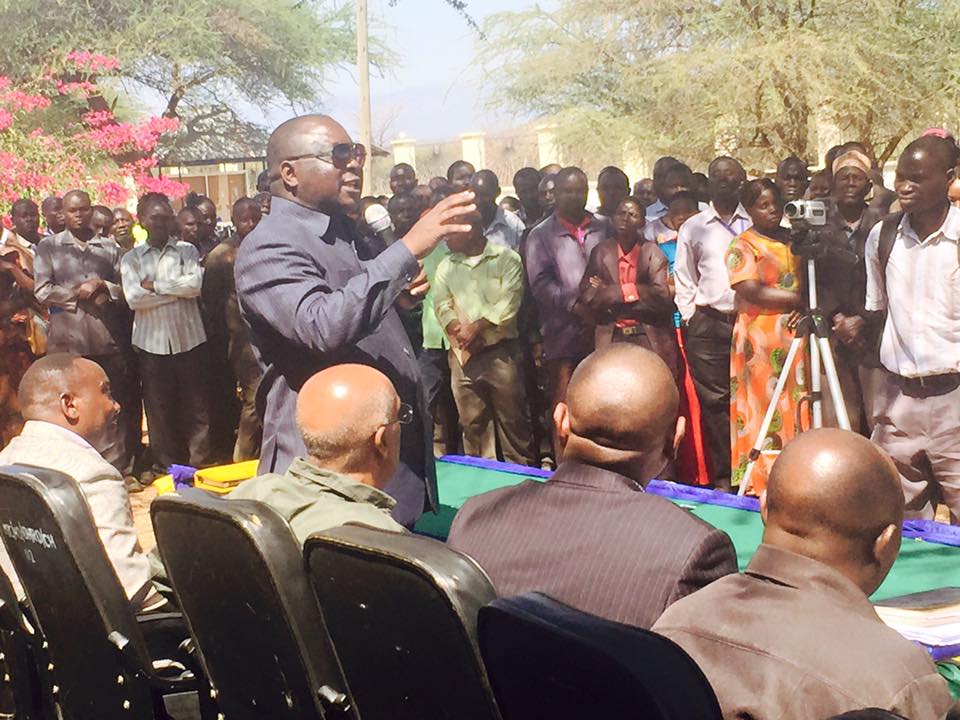 HANDENI KWETU: Mkuu wa Mkoa Mbeya akabidhi Power Tiller 102 alizopokea ...