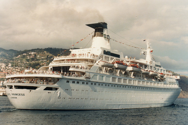 CRUZEIROS NA MADEIRA: Outros verões Recordando o Barco do Amor