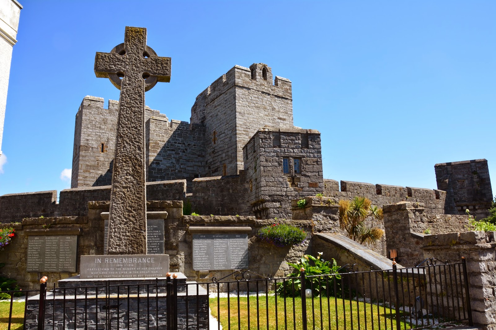 The very ordinary diary of some liveaboards: More Manx touristy stuff