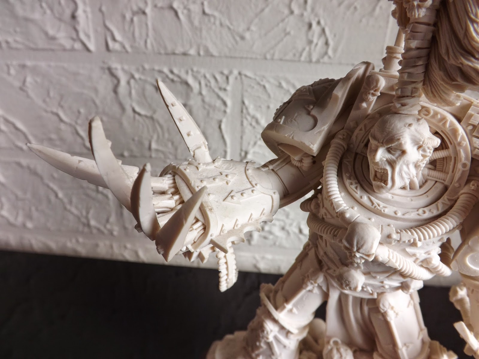 Limited Edition Warhammer models: Busts and Statue - Abaddon the ...