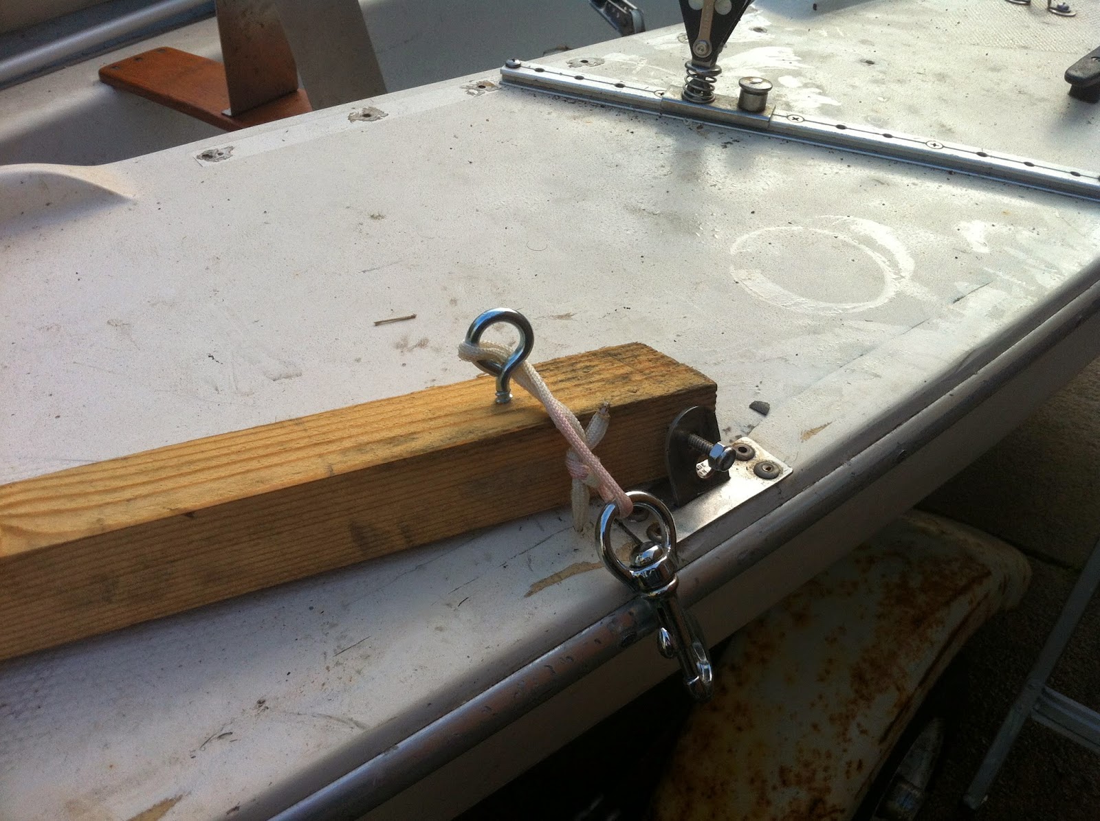 Tanzer 16: Tanzer 16, Hinged Mast Step Works--No sweat raising mast ...
