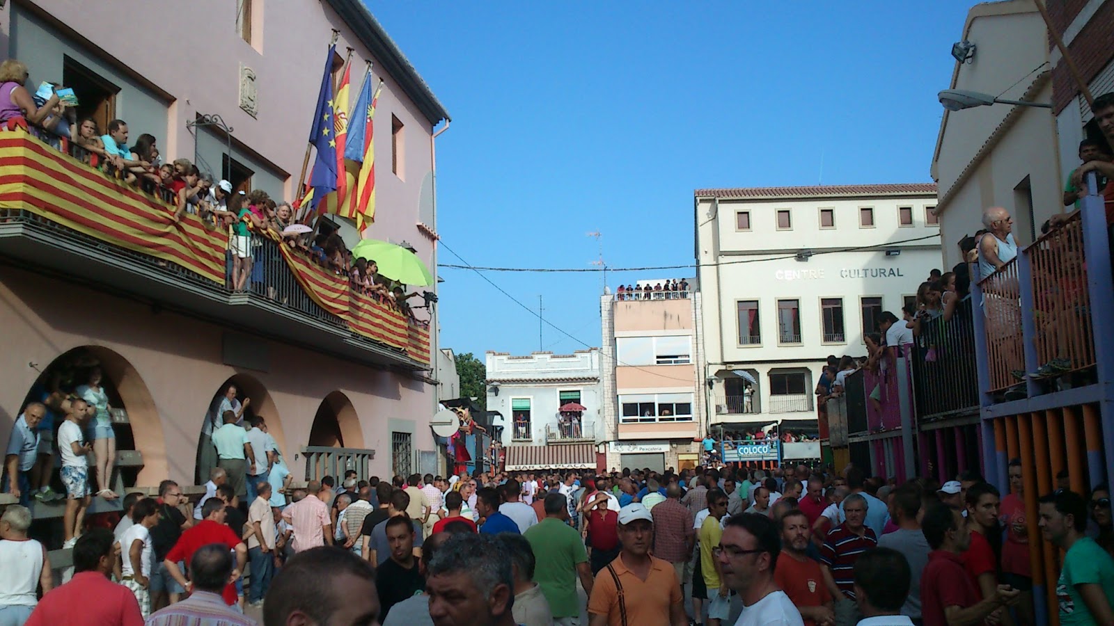 MONCOFA Y SUS TRADICIONES: El 21 de julio el toro de fiestas de Moncofa