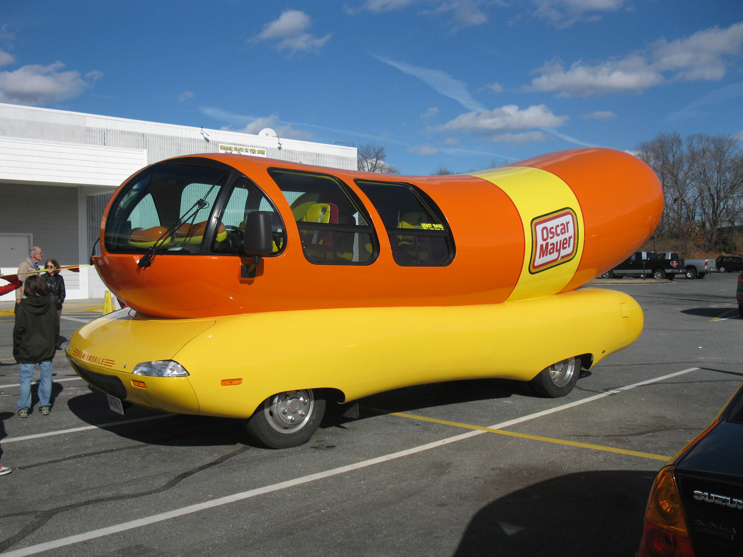 Eccentric Roadside: No more calls, we have a wiener: The Wienermobile ...