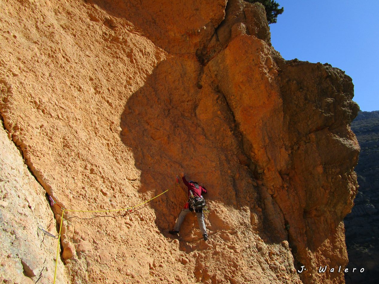 Cosmos 1402 a la Paret del Pessó