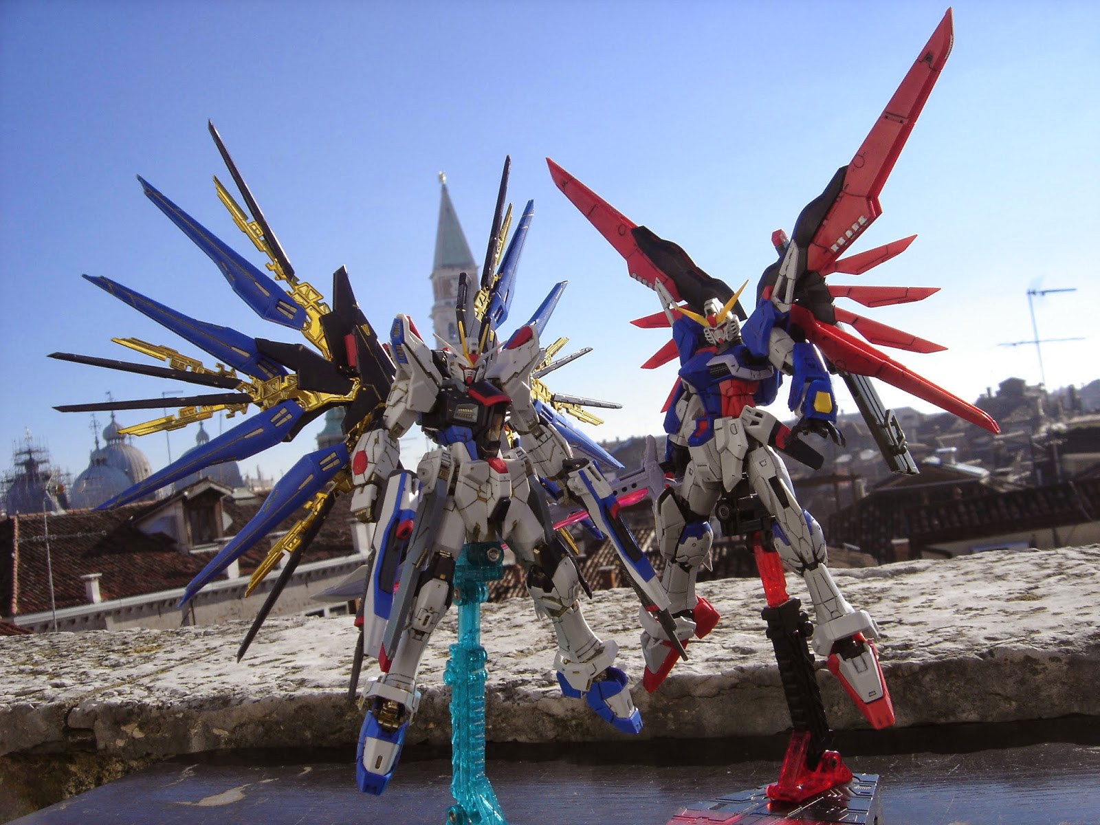 Lightning Ace's gundams: Strike freedom gundam & Destiny gundam (RG 1/144)