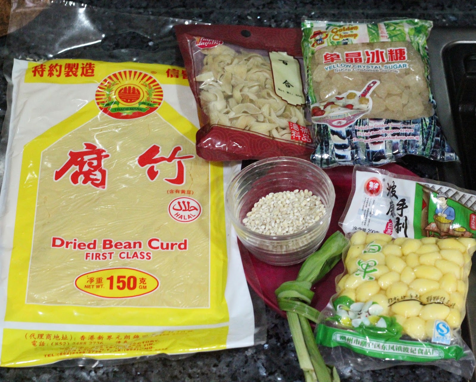 Honey Bee Sweets: Gingko Beancurd Barley dessert ( 白果腐竹薏米糖水)