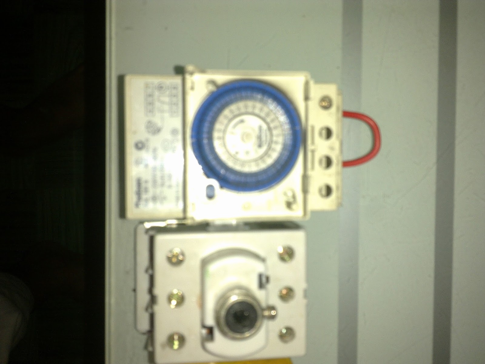 ELECTRICAL AND AIRCOND SERVICES: KERJA KERJA PENUKARAN PERALATAN "TIMER ...