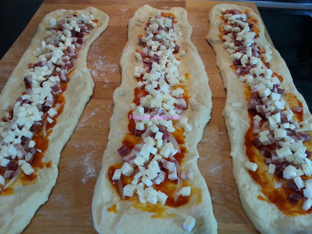 Treccia sbilenca ripiena - Wonky braided bread ~ Foodie in Translation