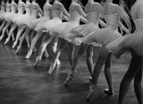 LOVE LUST LIKE: En Pointe
