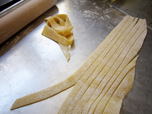 Simply Piee: How to cut pasta by hand (a step-by-step picture tutorial)