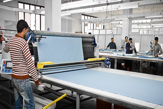 Fabric Spreading | Types of Fabric Spreading