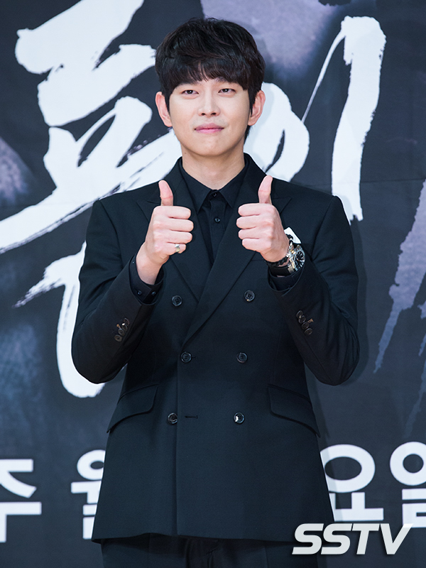 Yun Kyun Sang: September 2015