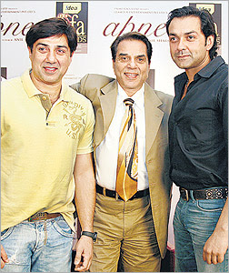 Actor Dharmendra Family Photos ~ Hot Photos Hub