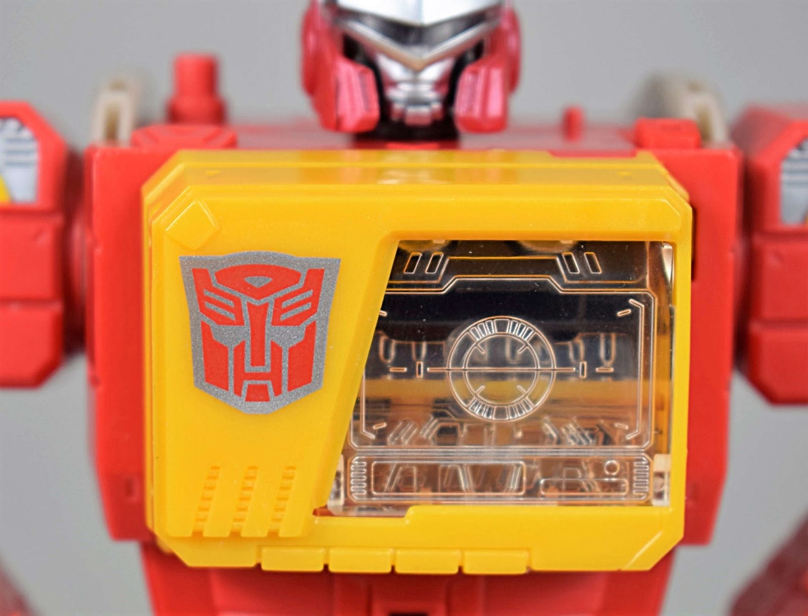 THE LORD OF THE ROBOTS: Twincast & Autobot Blaster - Hasbro Titans ...