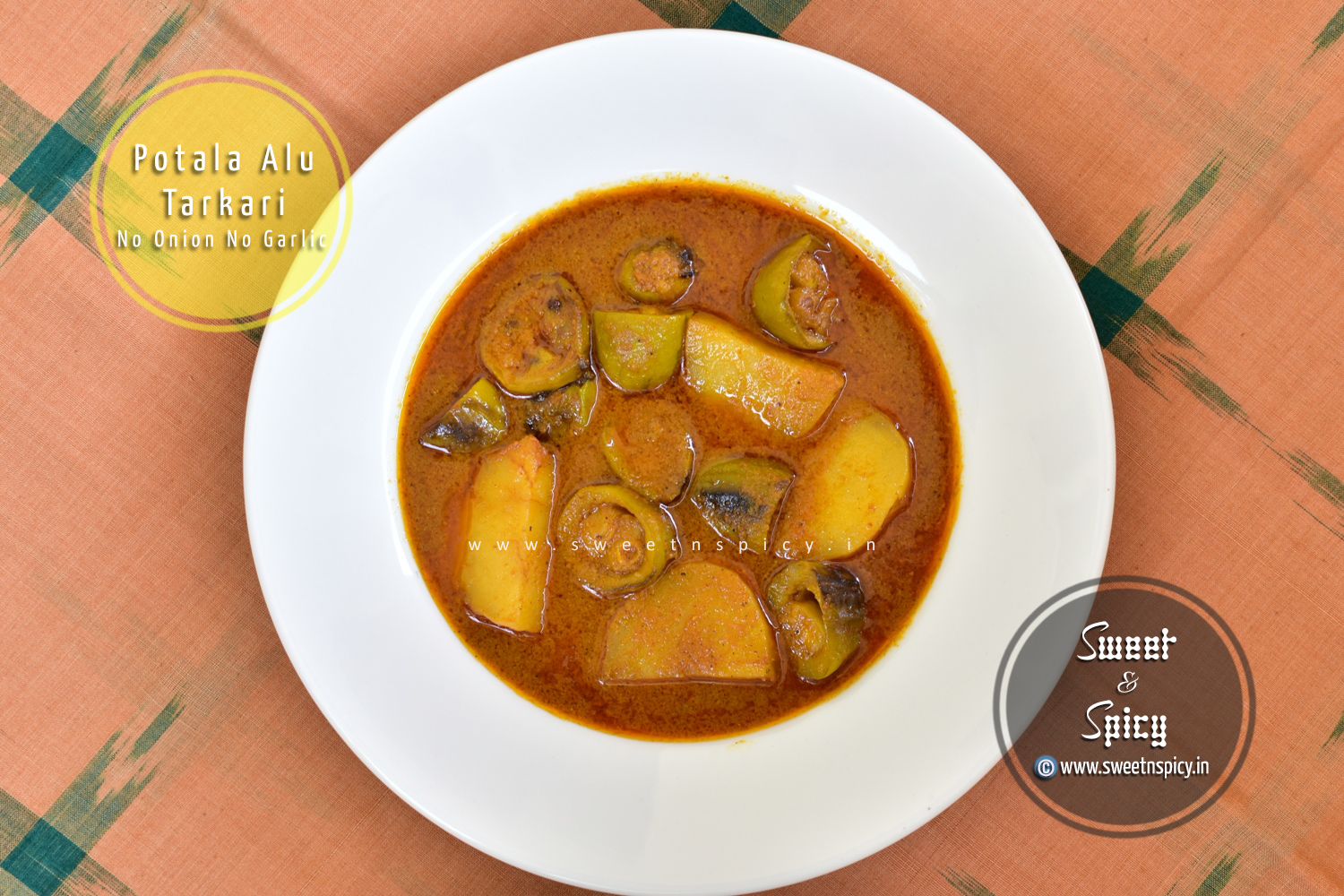 Potala Aalu Tarkari or Aalu Parwal (Without Using Onion or Garlic ...