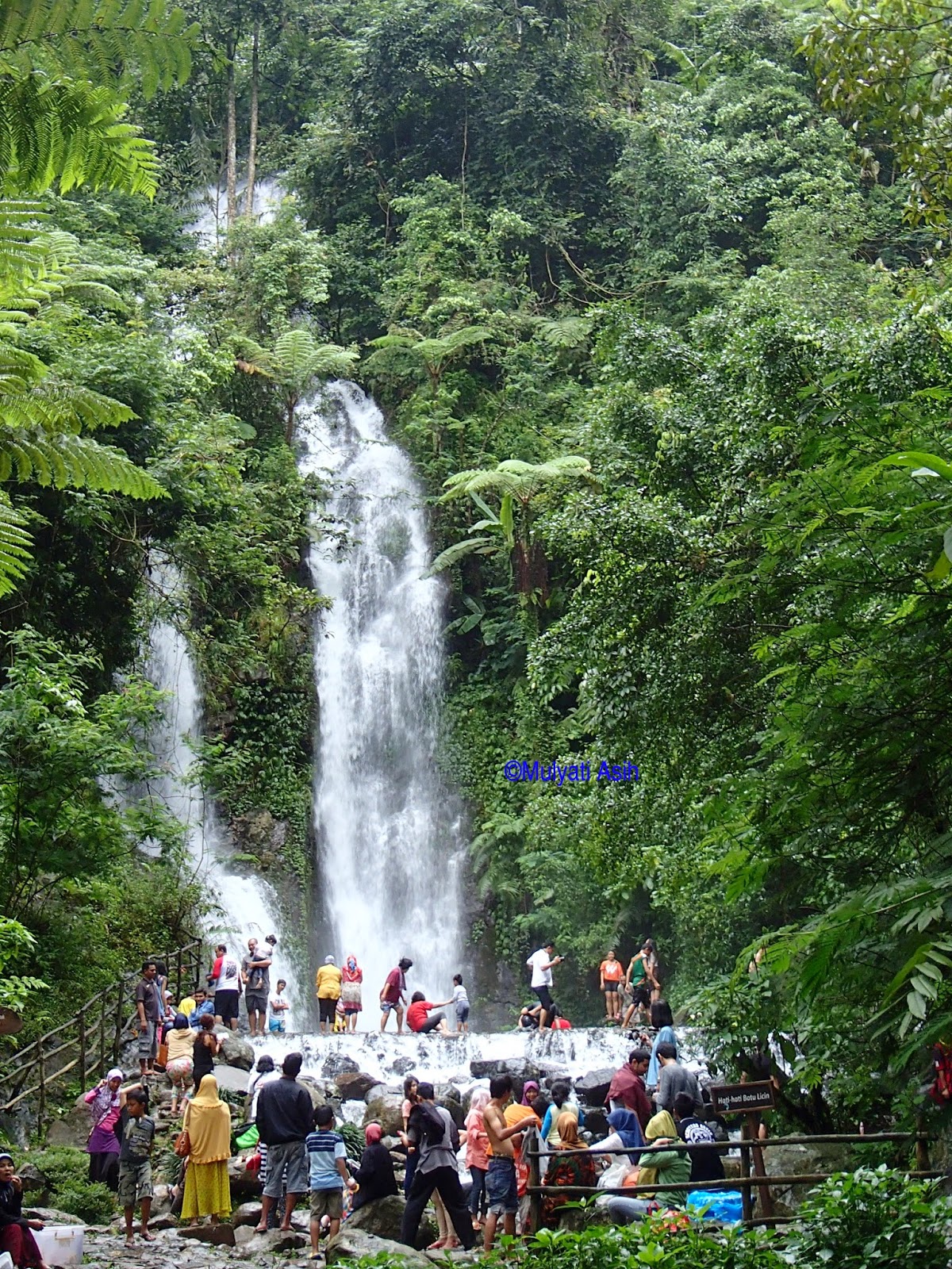 Merasakan Segarnya Curug Cilember