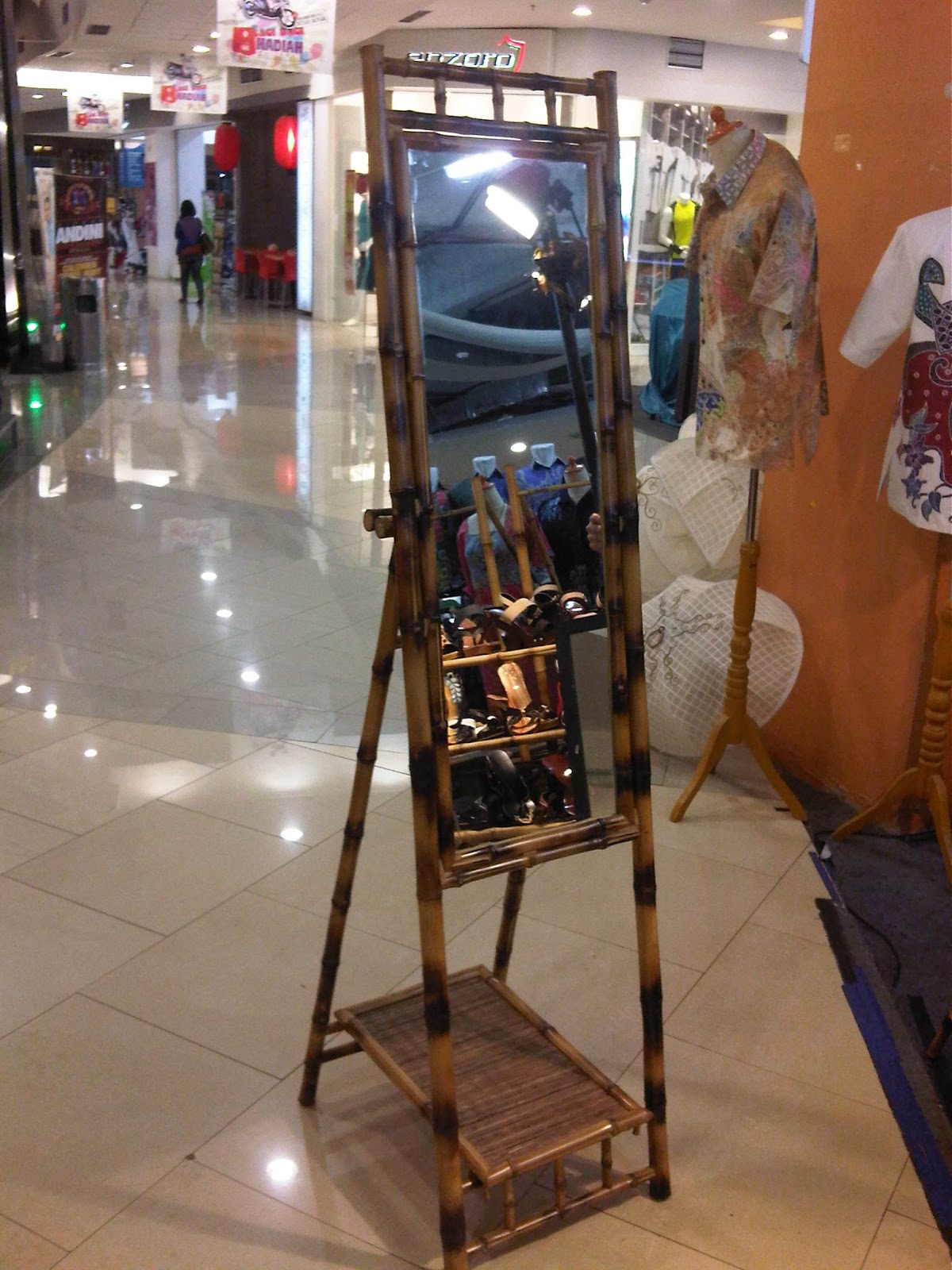 Waroeng Opera Indonesian Craft: Gawangan Bambu Batik