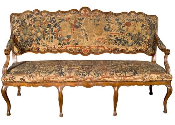 Eye For Design: Decorating With French Tapestry Upholstered Settees ...