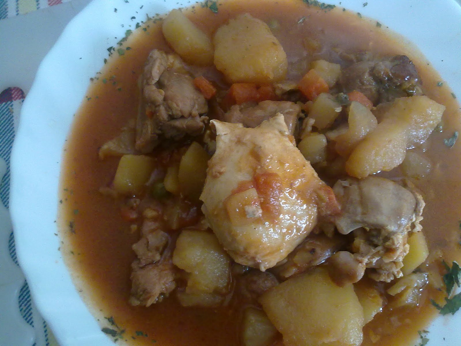 El buen comer: PATATAS GUISADAS CON POLLO Y VERDURAS