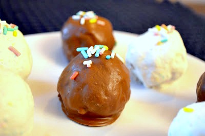 The Savvy Kitchen: Funfetti Cake Balls