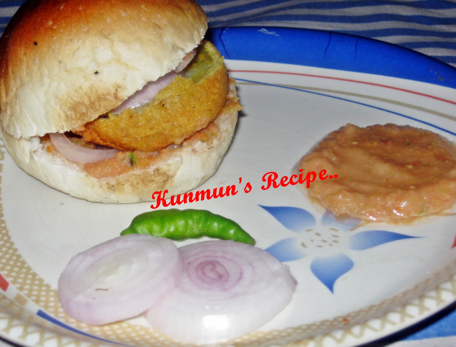 Kunmun's Delicious Kitchen: ((:: YUMMY VADA PAV ::))