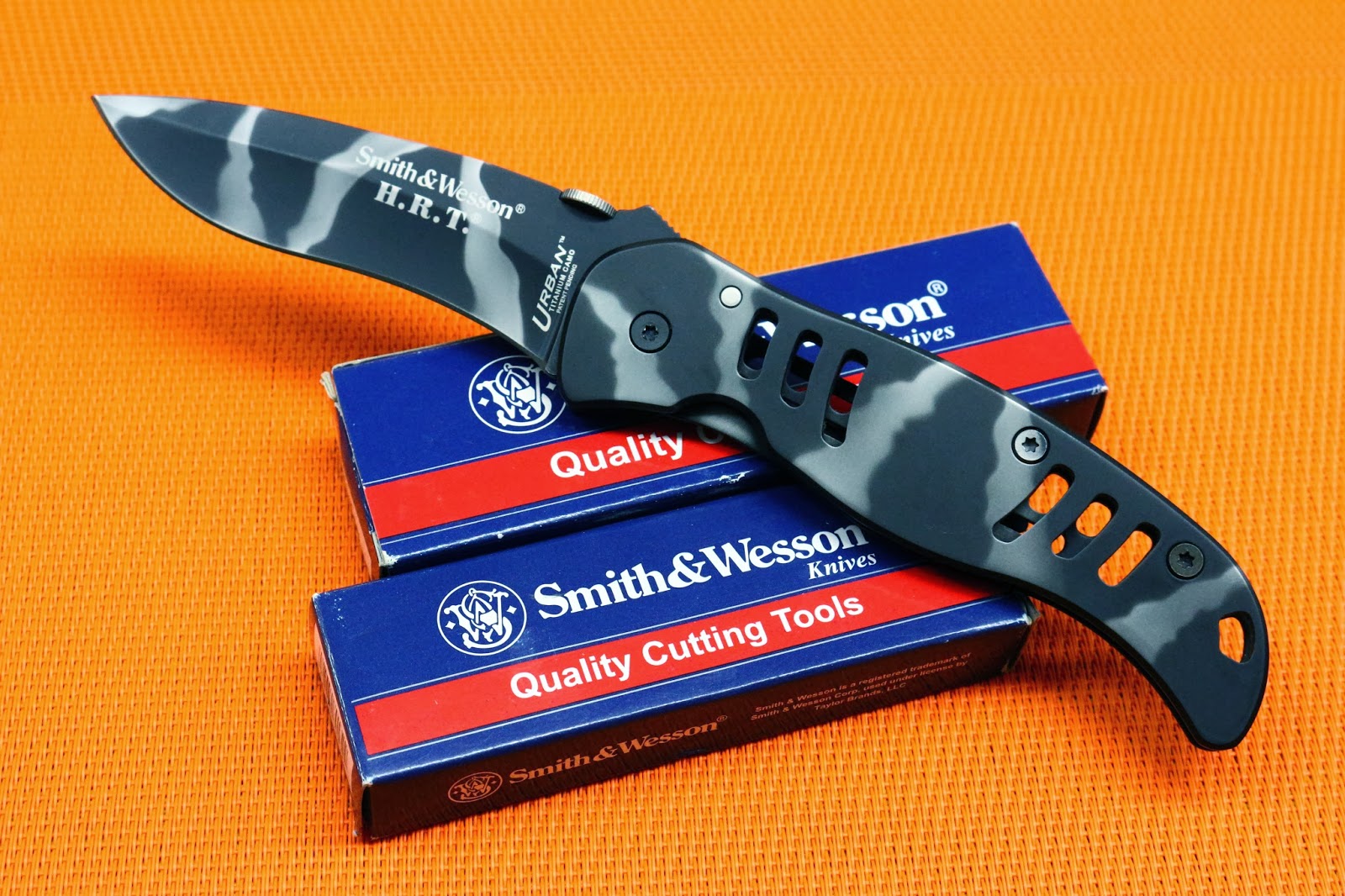 ARMAS BLANCAS 66: - SMITH & WESSON HRT SWFLC