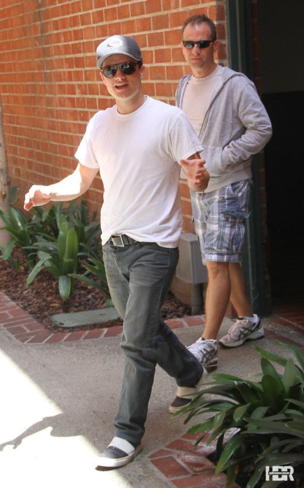 Josh Hutcherson: Josh Hutcherson y su papá van al medico..