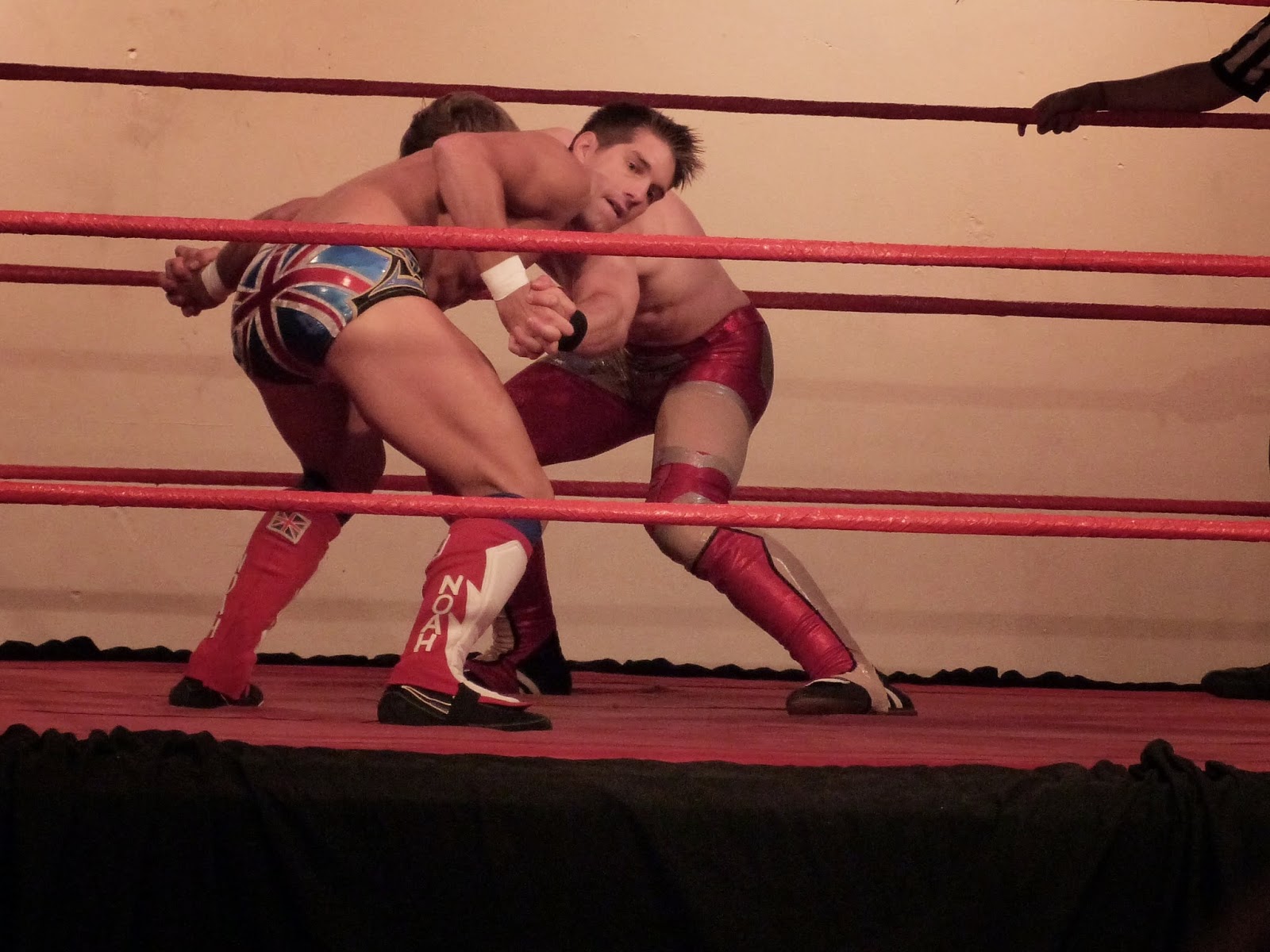 WRESTLESHOTS: ZACK SABRE JR V WILL OSPREAY WRESTLESHOTS: ZACK SABRE JR V WILL OSPREAY