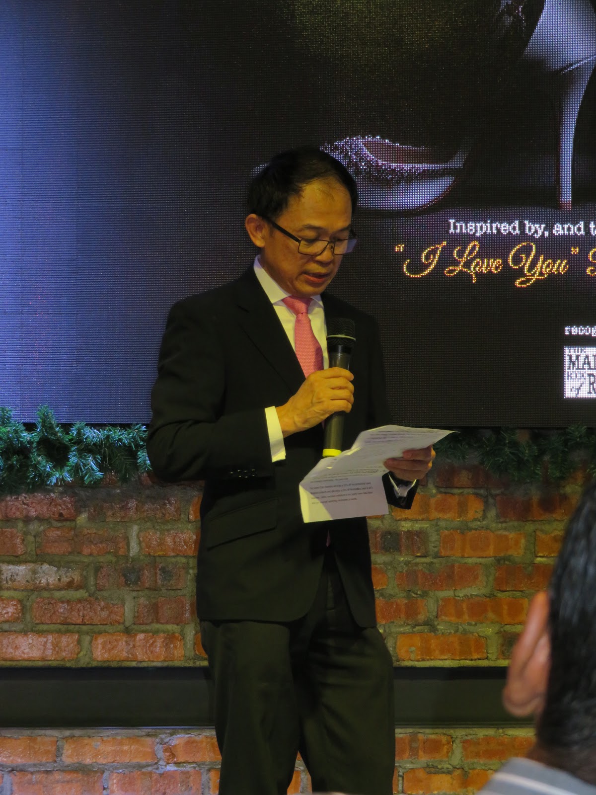 Kee Hua Chee Live!: RM5 MILLION 1,188 WHITE DIAMONDS WEDDING SHOES ...