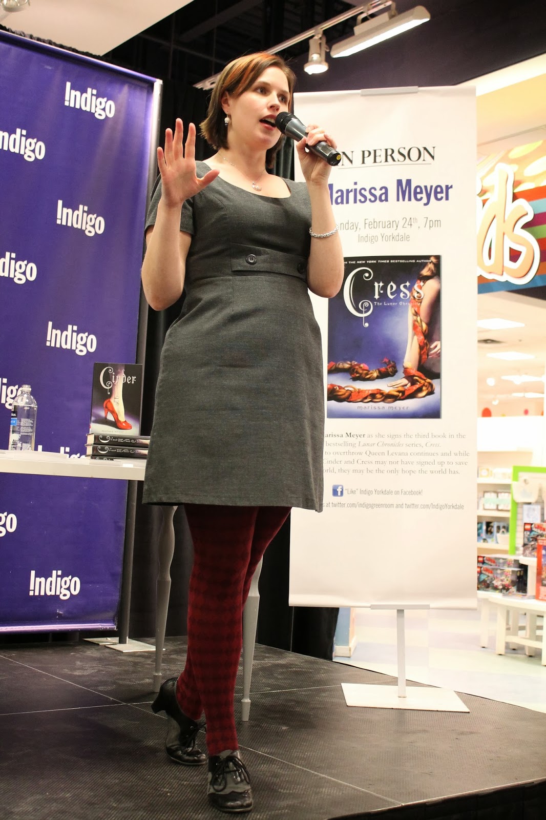 Omfg!Books: (2 GIVEAWAYS!) Marrisa Meyer Signing in Toronto 2.24