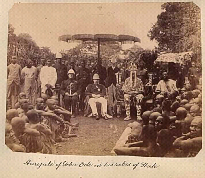 Rare photo of Awujale of Ijebu Ode - Historical Update