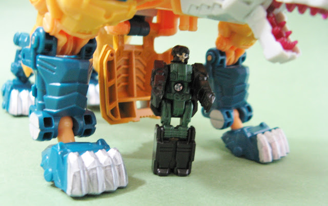 TRANSFORMERS Generations Titans Return Deluxe class Monxo & WOLFWIRE ...