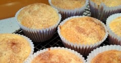 Thermolicious: Cinnamon Pear Surprise Muffins