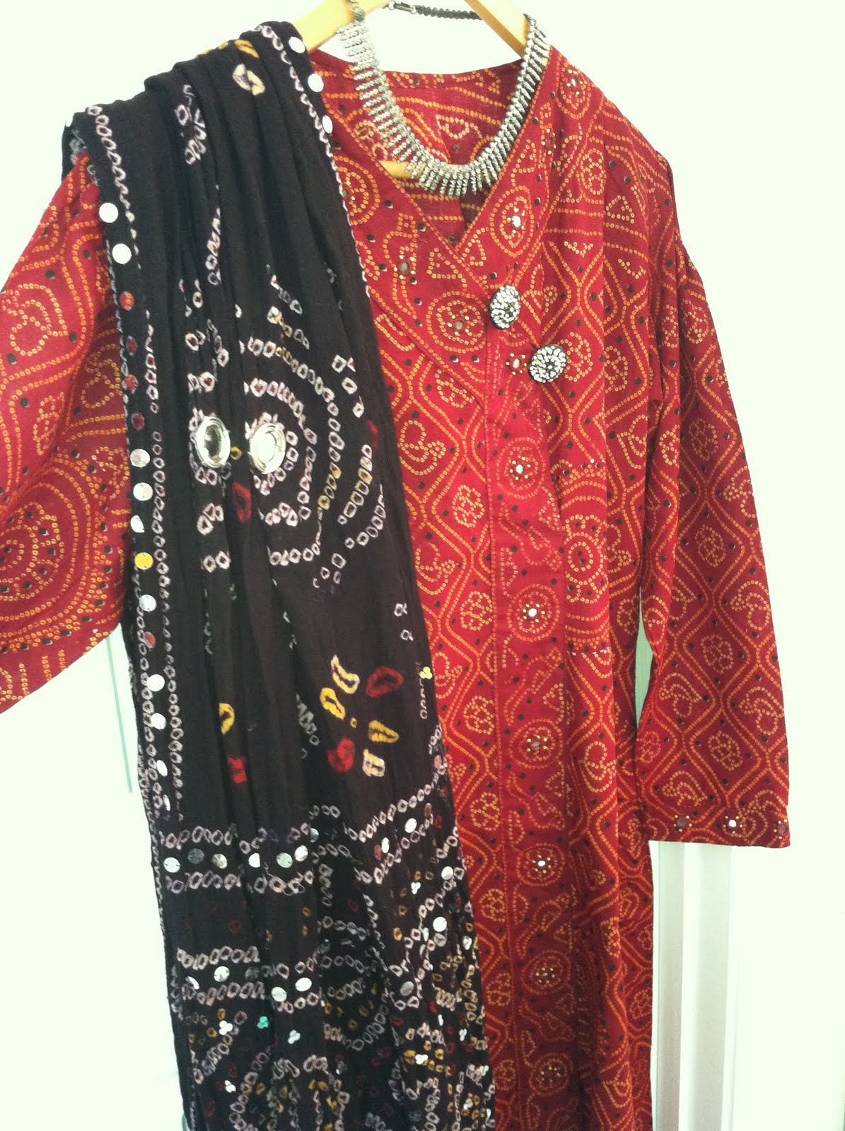 Colours Dekor: ...some more Silai work