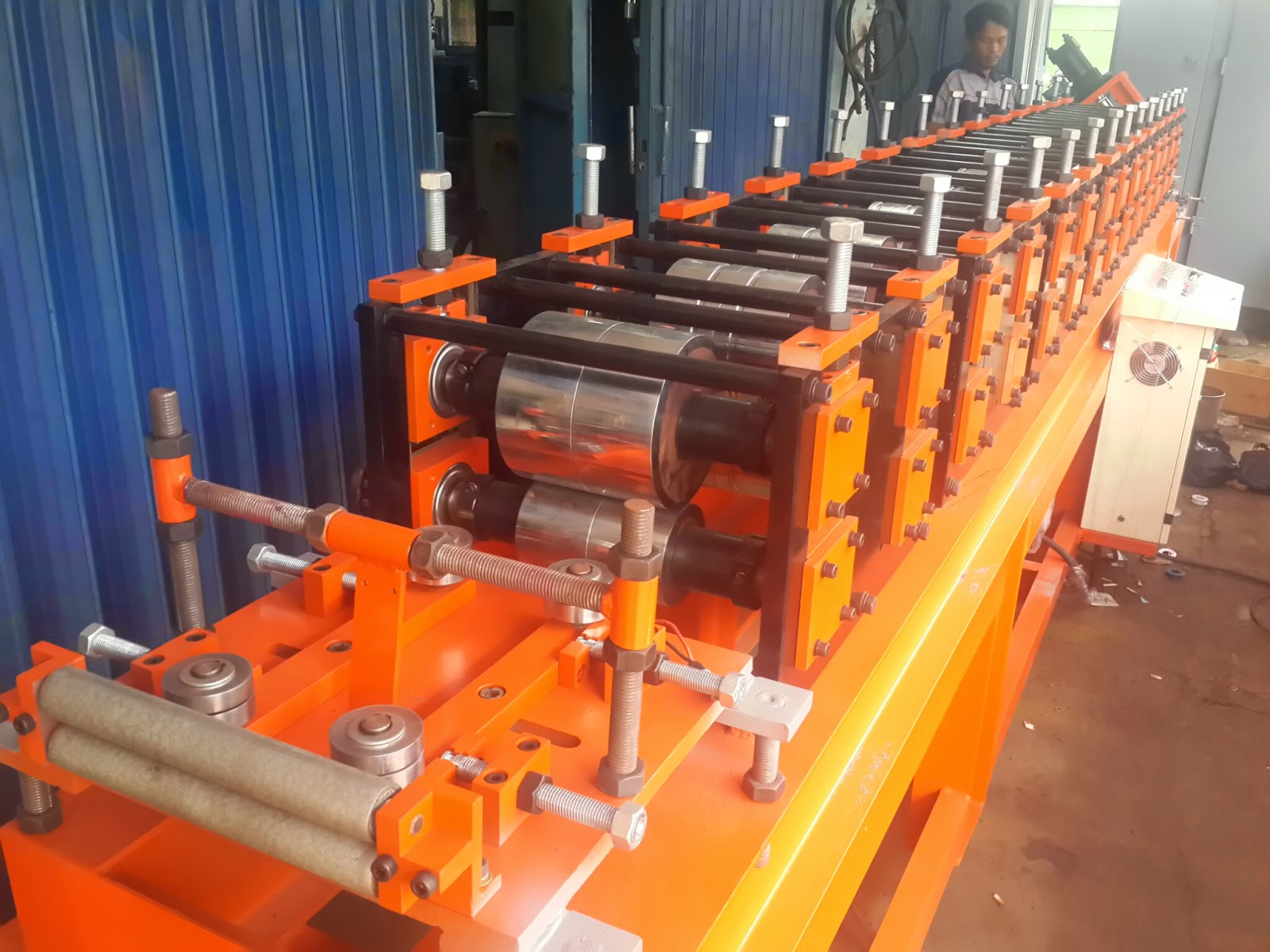 MESIN ROLL FORMING PRODUKSI BAJA RINGAN HOLLOW GALVALUME LIPAT: MESIN ...