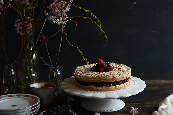 Lemon & Vanilla: Hazelnut & Chocolate Dacquoise / Dacquoise de Avelãs e ...