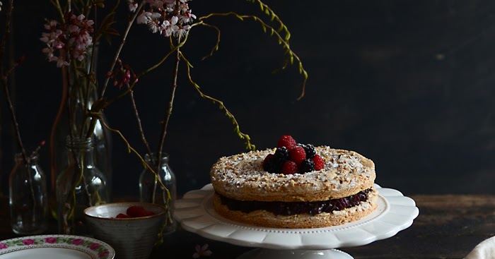 Lemon & Vanilla: Hazelnut & Chocolate Dacquoise / Dacquoise de Avelãs e ...