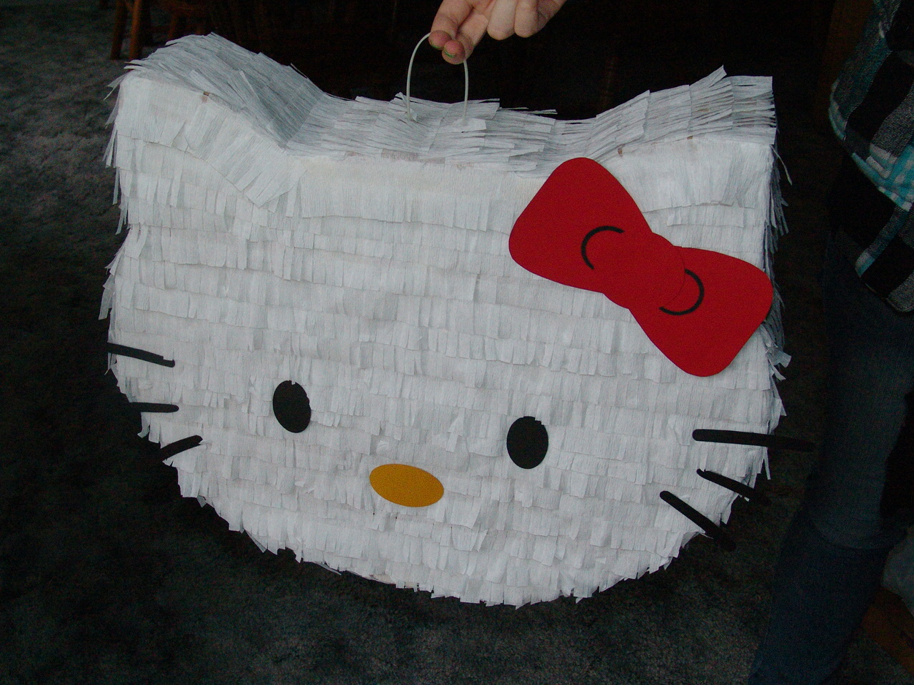 If johanna had a blog: Hello Kitty Pinata