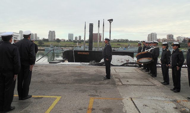 Ceremonia de afirmación de pabellón en el submarino ARA “Salta” | www ...