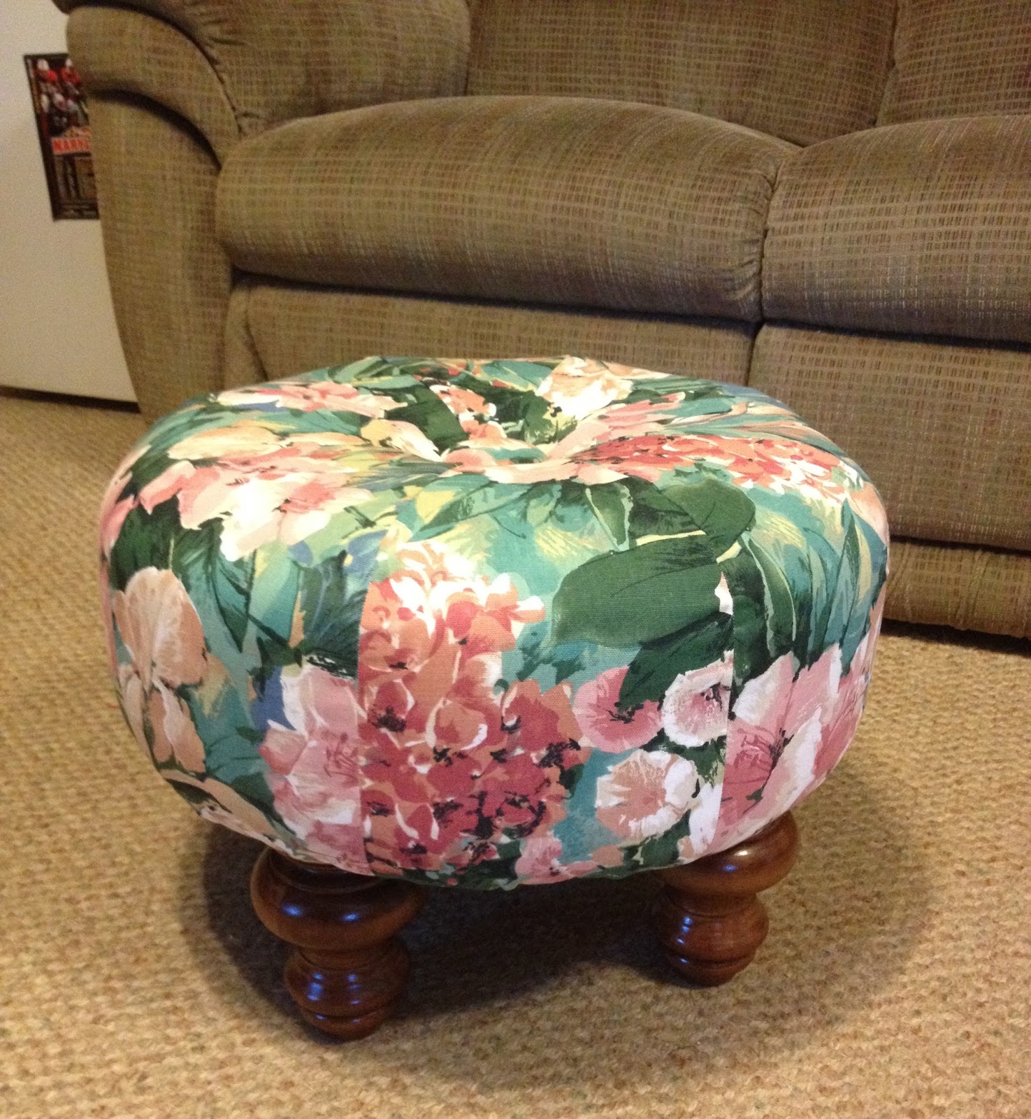 Susan's Quilt Creations: A Tuffet Is Born