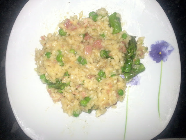 Glutton for Gluten and Good Food: Asparagus, Pea and Bacon Risotto