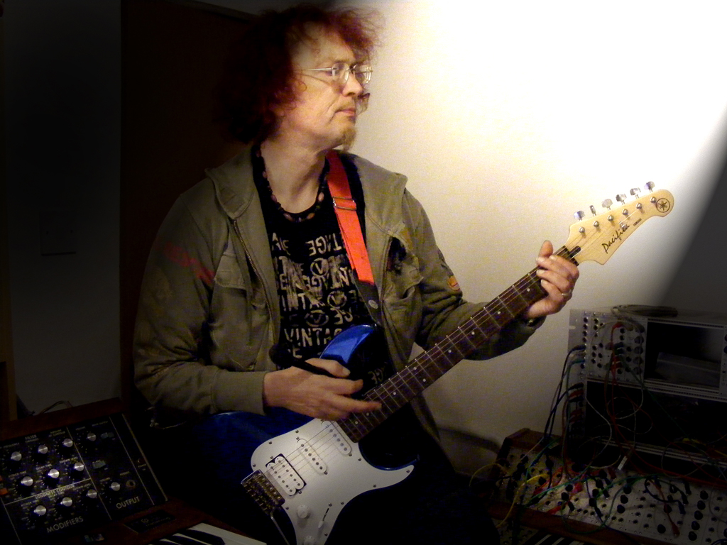 Primeros audio-avances de 'Le Sacre du Travail', lo nuevo de The ...