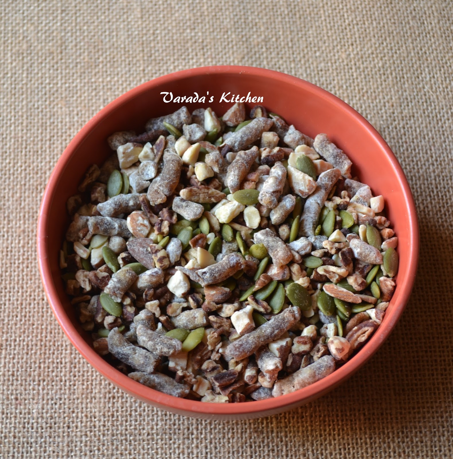 Dates, Nuts and Seeds Trail Mix